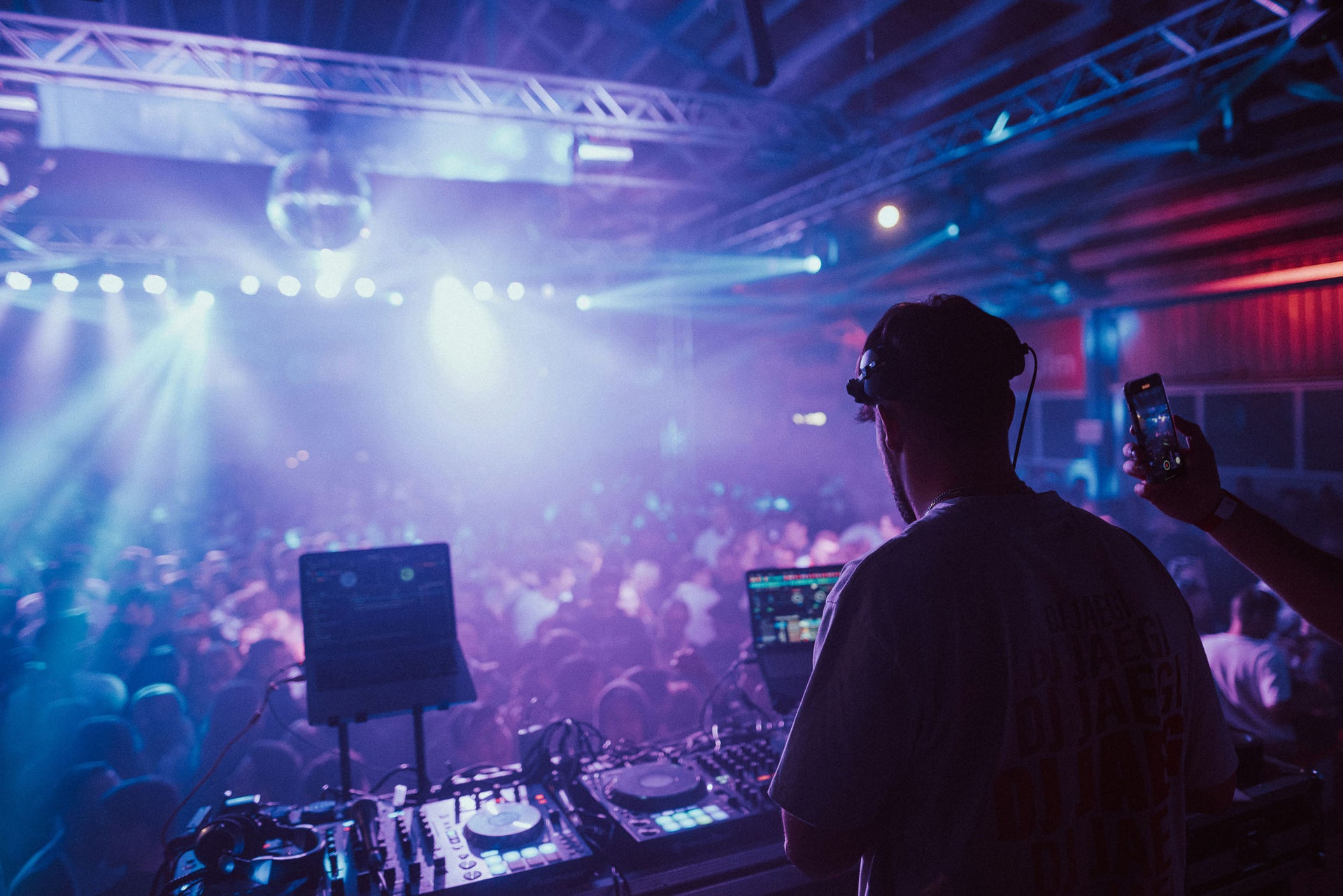 Contact Us | Disco Techs Australia | DJ Repairs, Installs, Sales